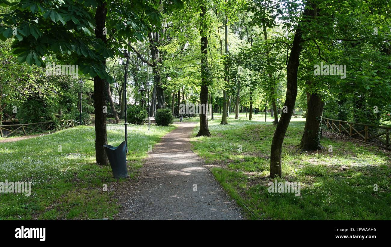 Al parco hi-res stock photography and images - Alamy