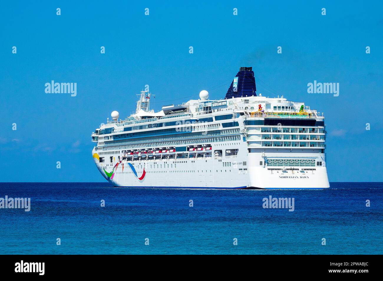 Norwegin Dawn cruise ship dock in Oranjestad Aruba Stock Photo - Alamy