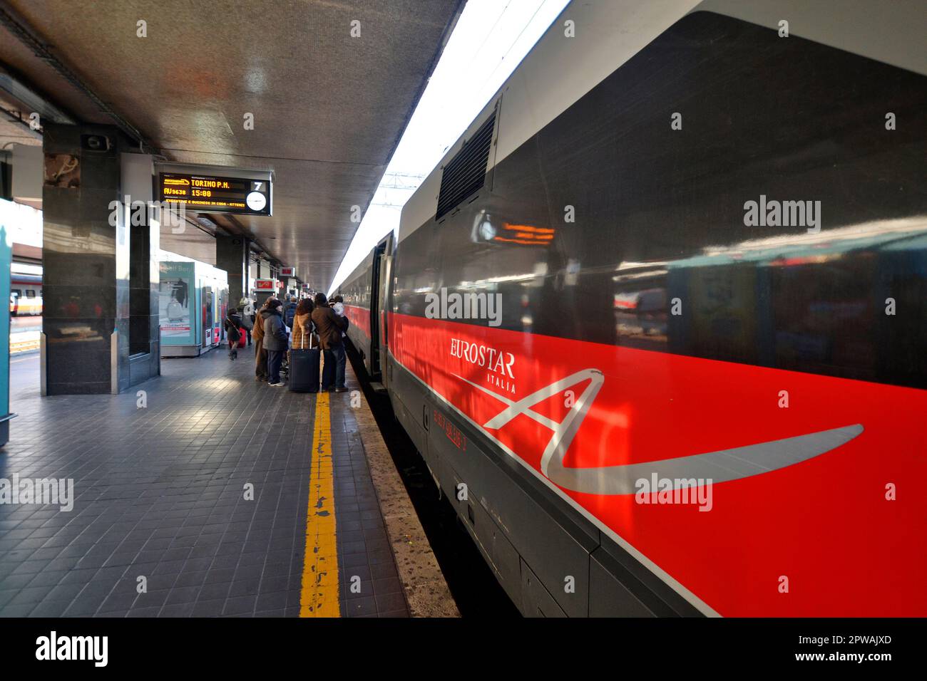 Travelers getting on the Eurostar high speed train, Rome - Italy Stock ...