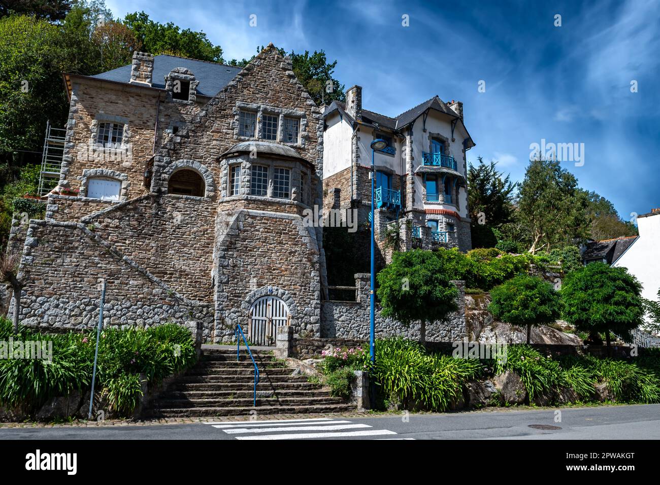 Street In Medieval Village And Artist Enclave Pont Aven At Finistere ...