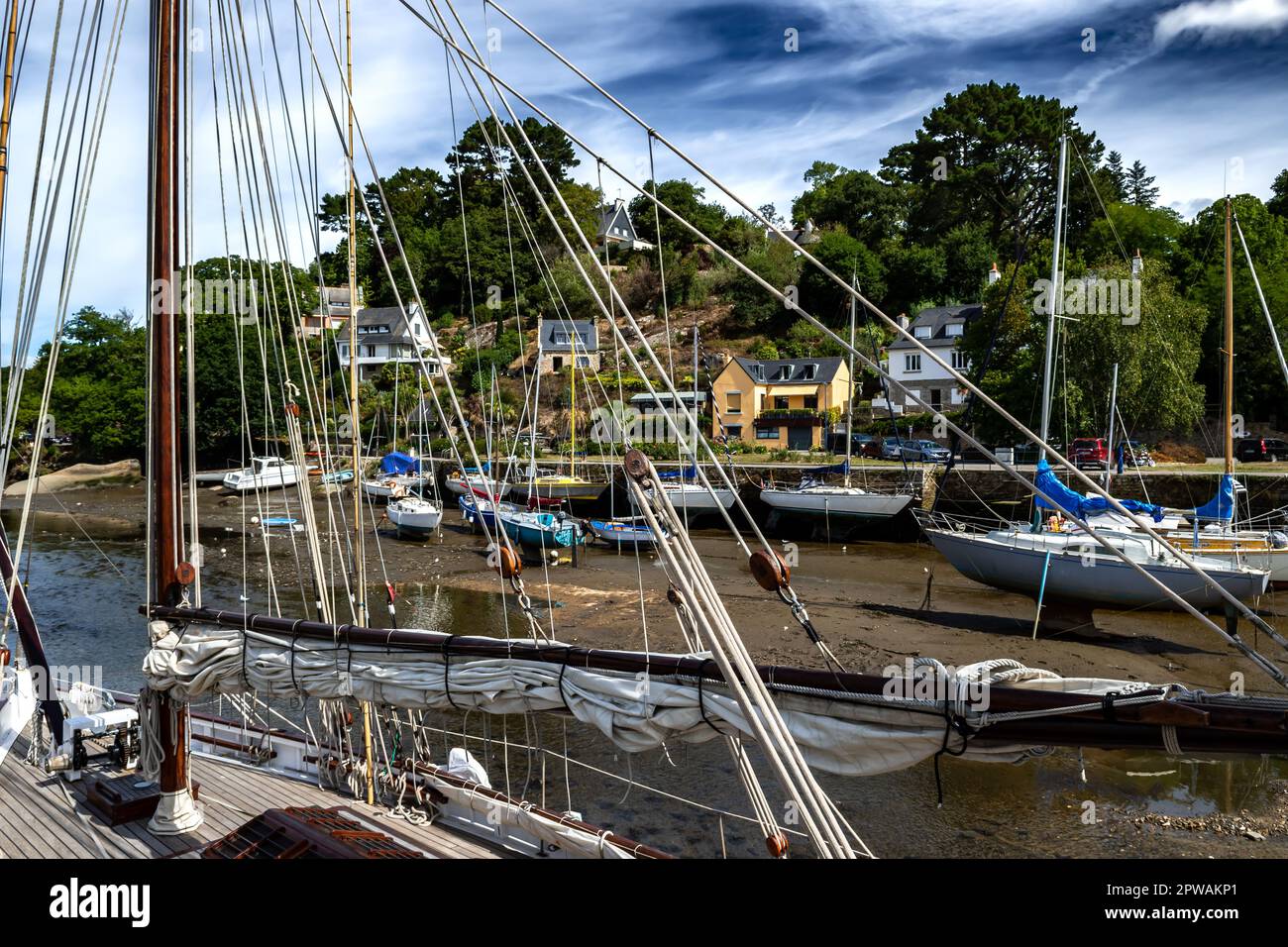 Harbor Of Medieval Village And Artist Enclave Pont Aven At Finistere ...