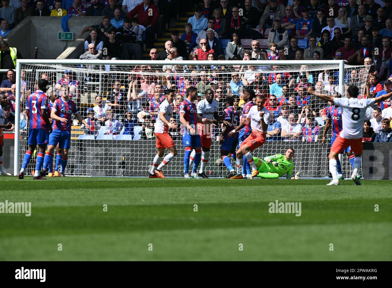 Premier league west ham soucek 2023 hi-res stock photography and images ...