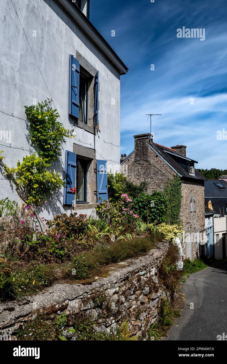 Street In Medieval Village And Artist Enclave Pont Aven At Finistere ...