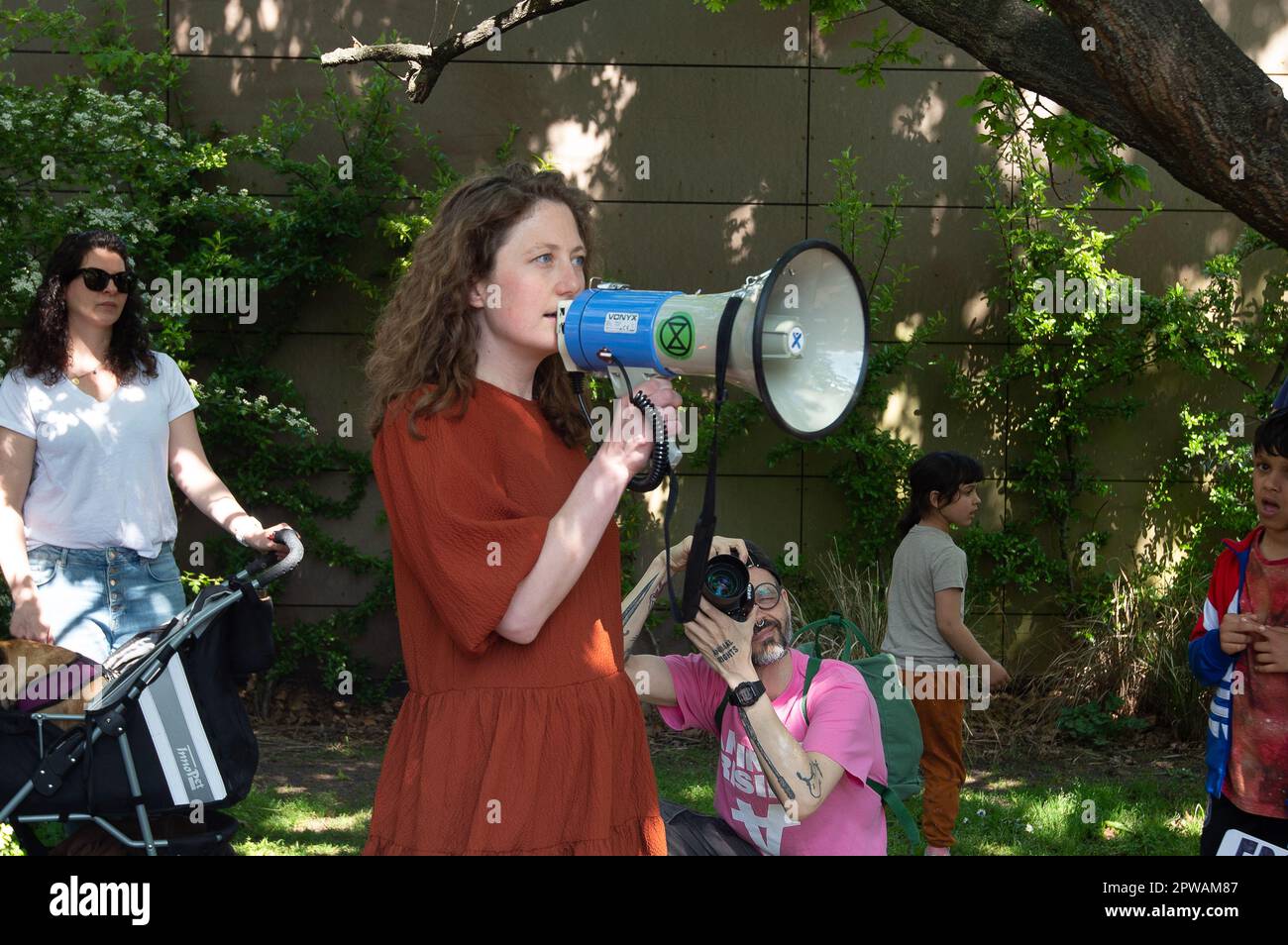 Just stop oil police tackle hi-res stock photography and images - Alamy