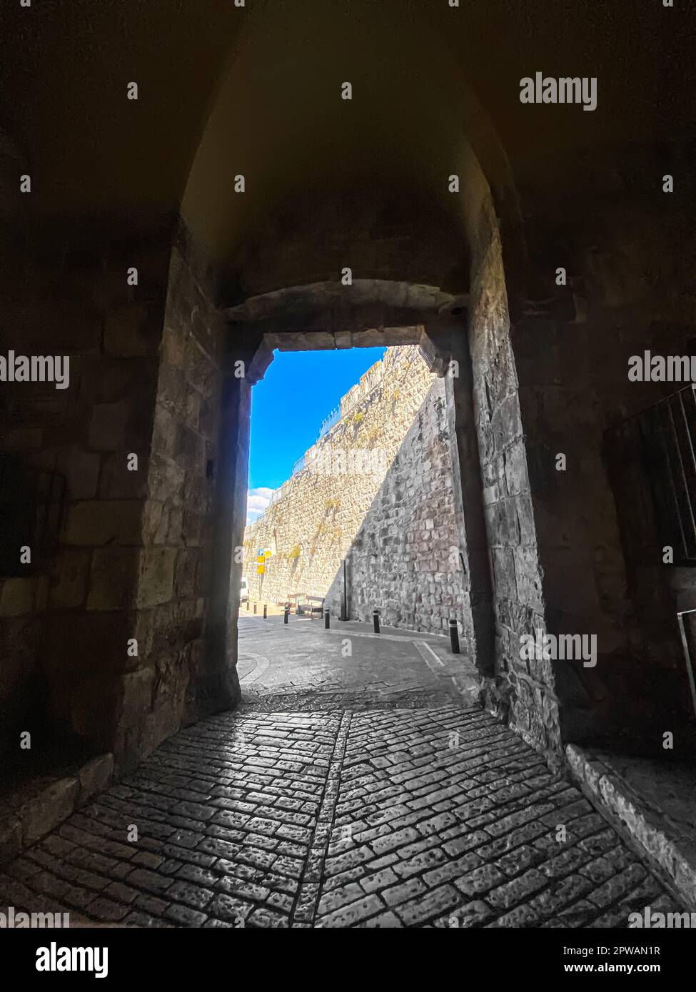 Vintage archway hi-res stock photography and images - Alamy