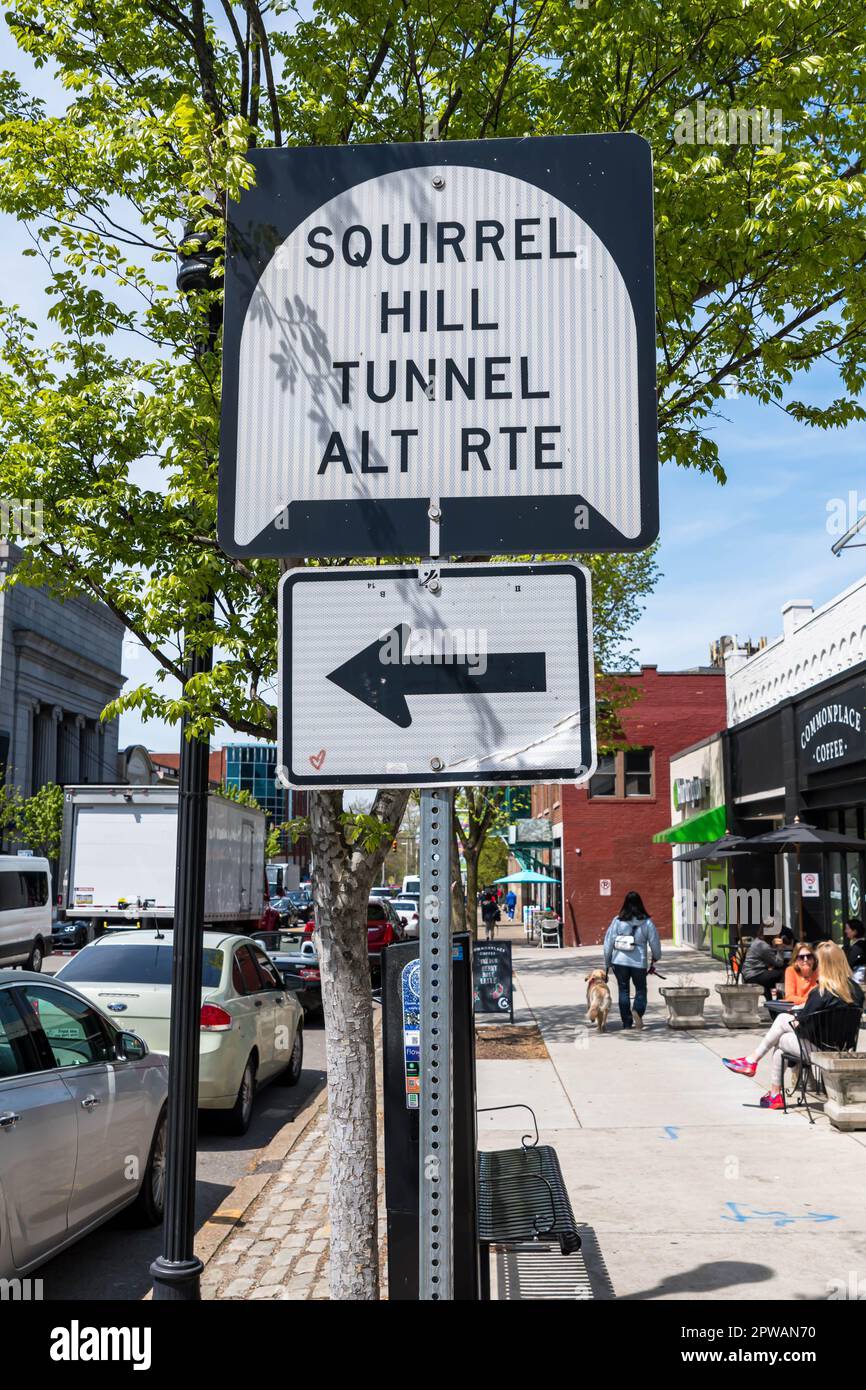 A Squirrel Hill tunnel alternative route sign on Forbes Avenue in the ...