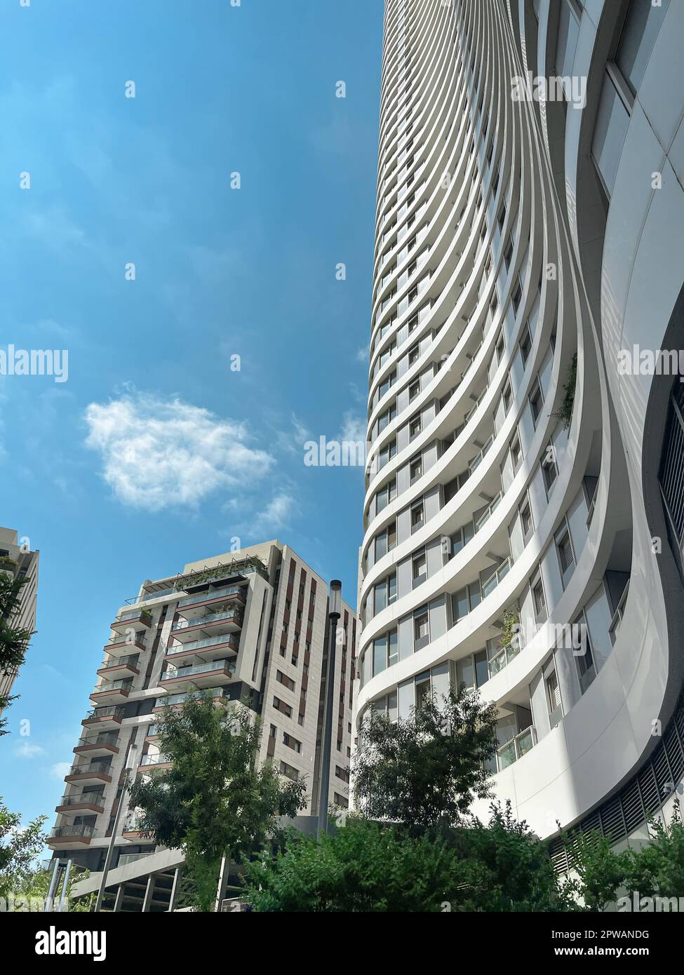 Multiple storey building hi-res stock photography and images - Alamy