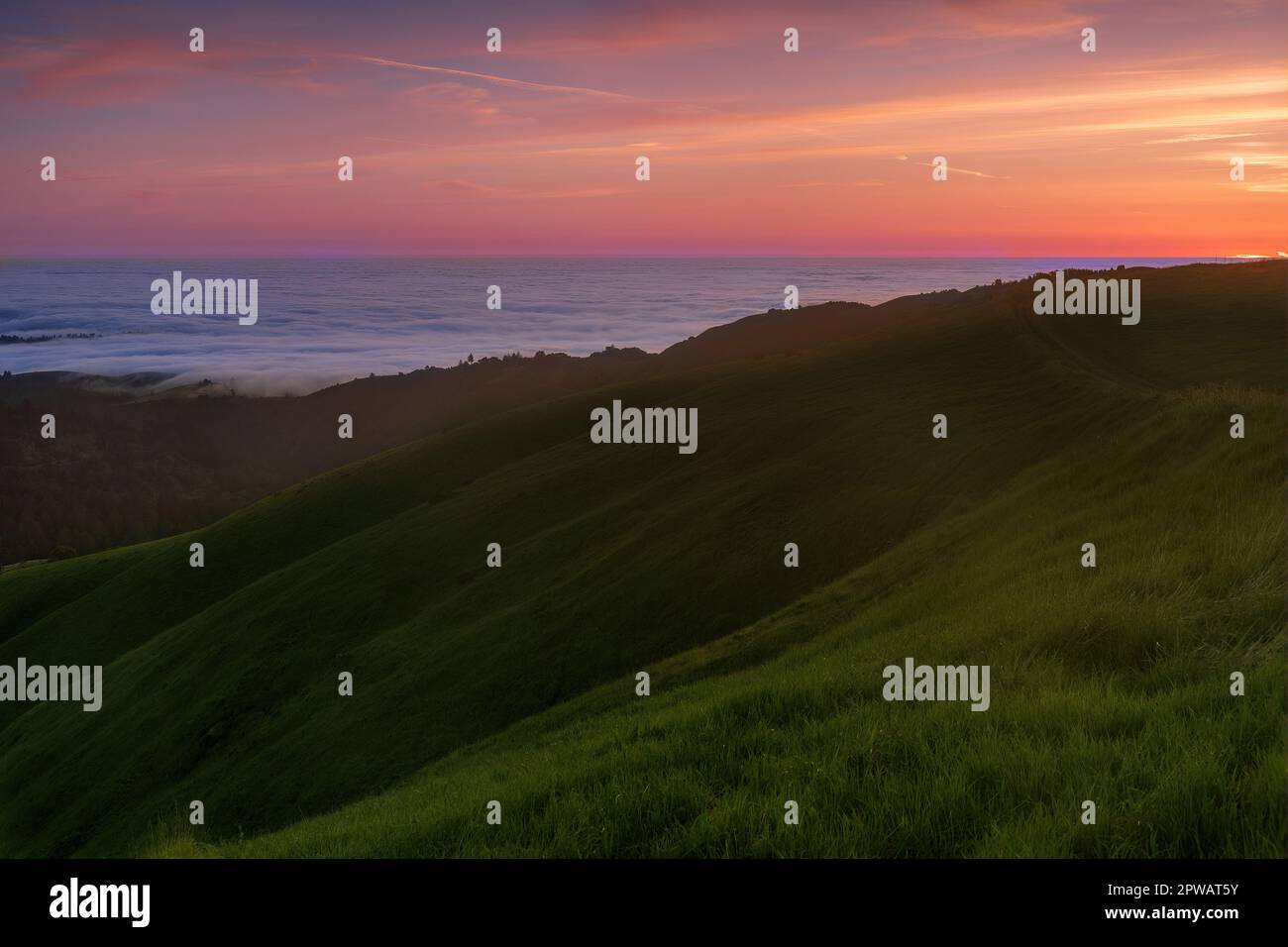 Vibrant Sunset of Santa Cruz Mountains via Russian Ridge Open Space ...