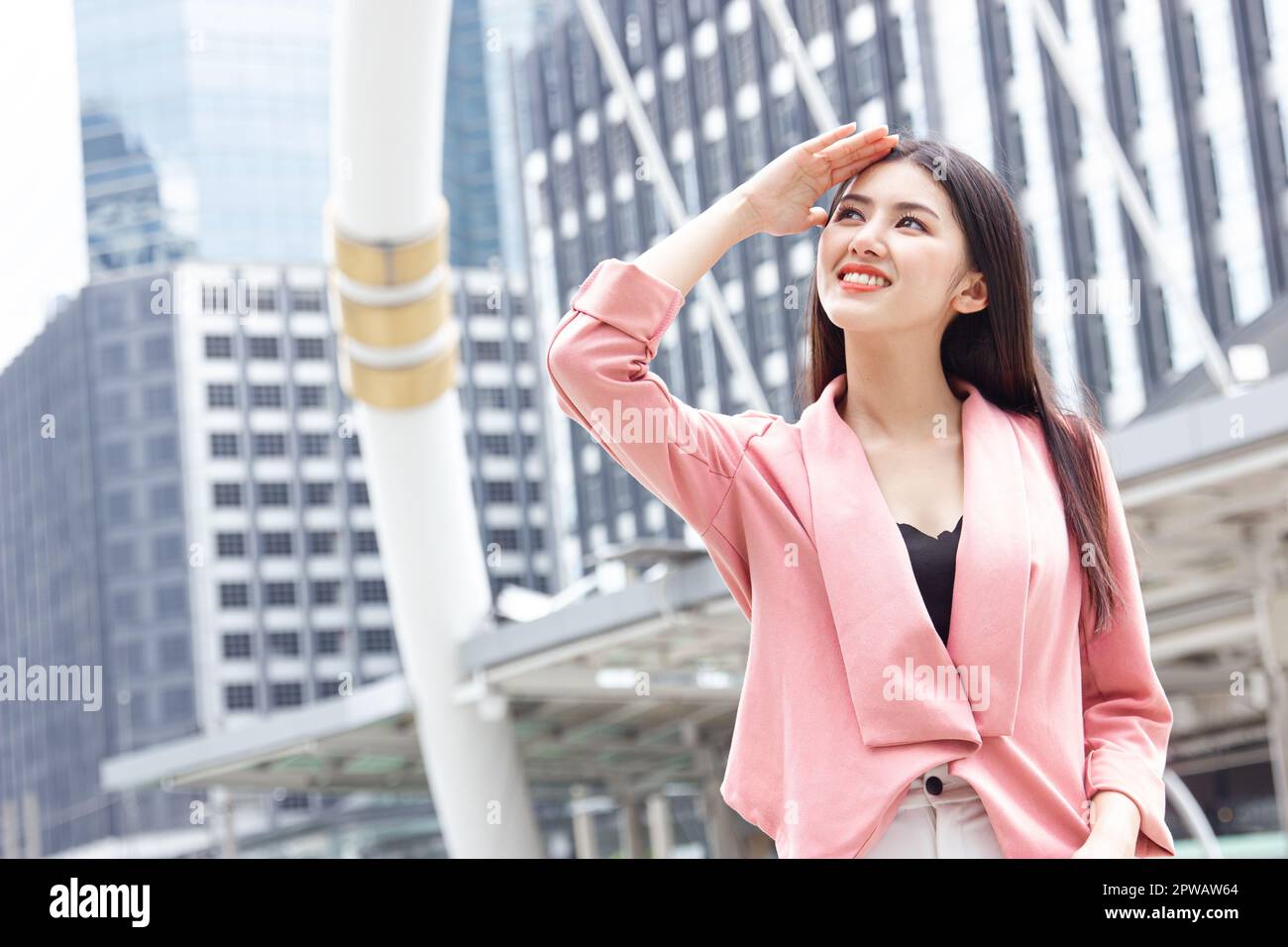 Business woman standing hi-res stock photography and images - Alamy