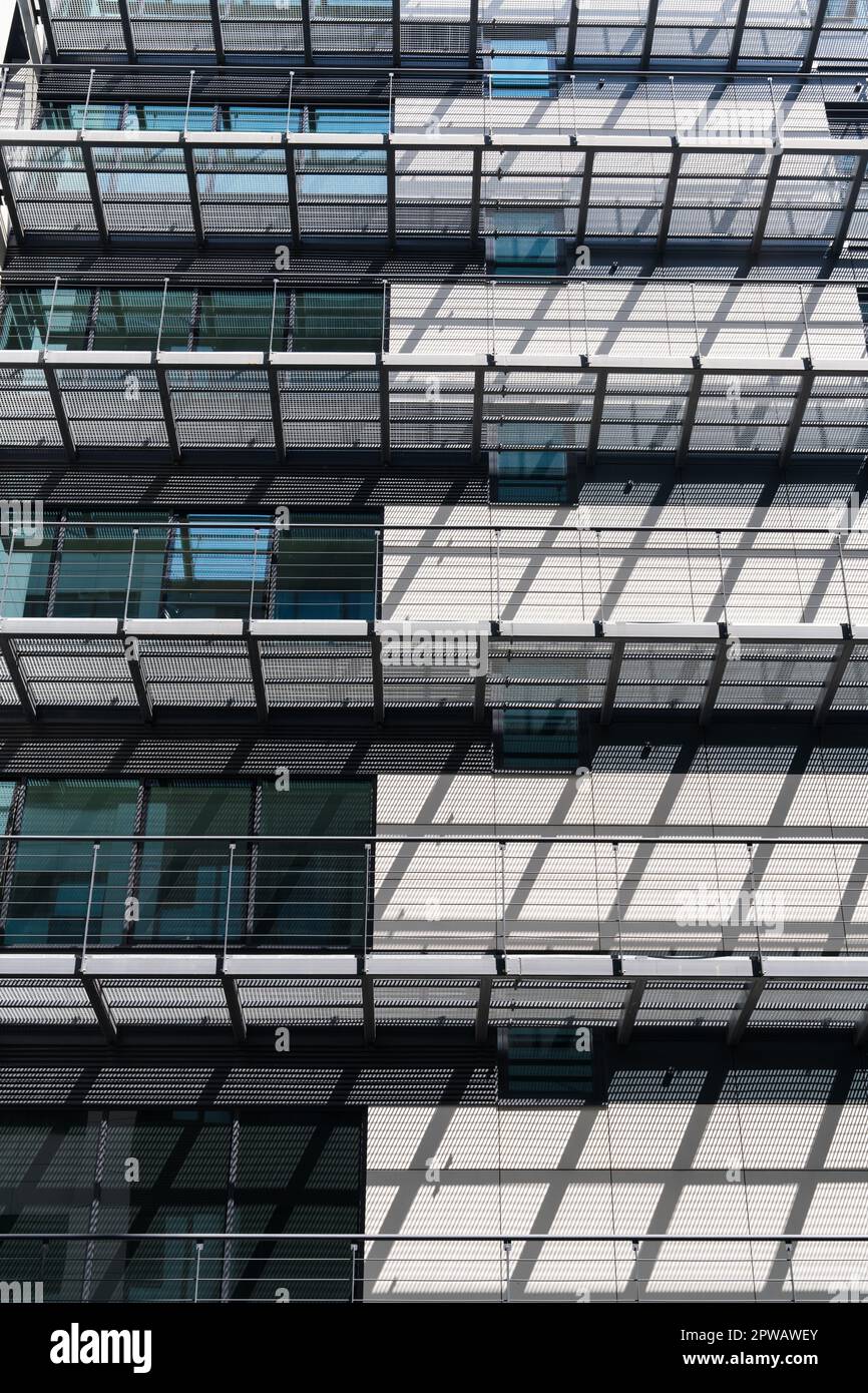 Quality building hi-res stock photography and images - Alamy