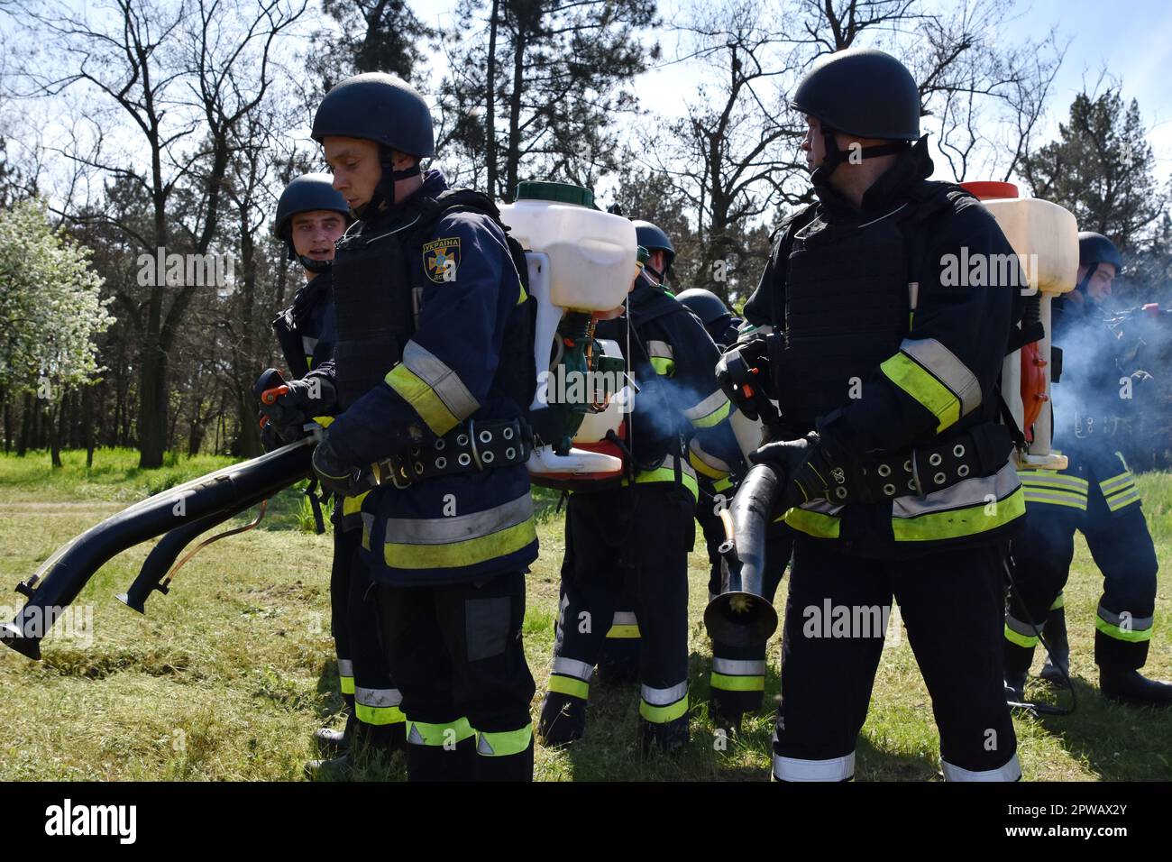 Members of the Ukrainian State Emergency Service seen during the fire ...