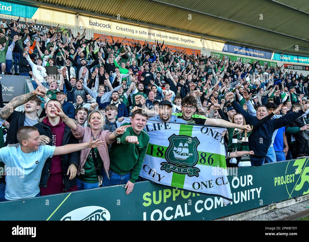 Plymouth argyle fans celebrate hi-res stock photography and images - Alamy