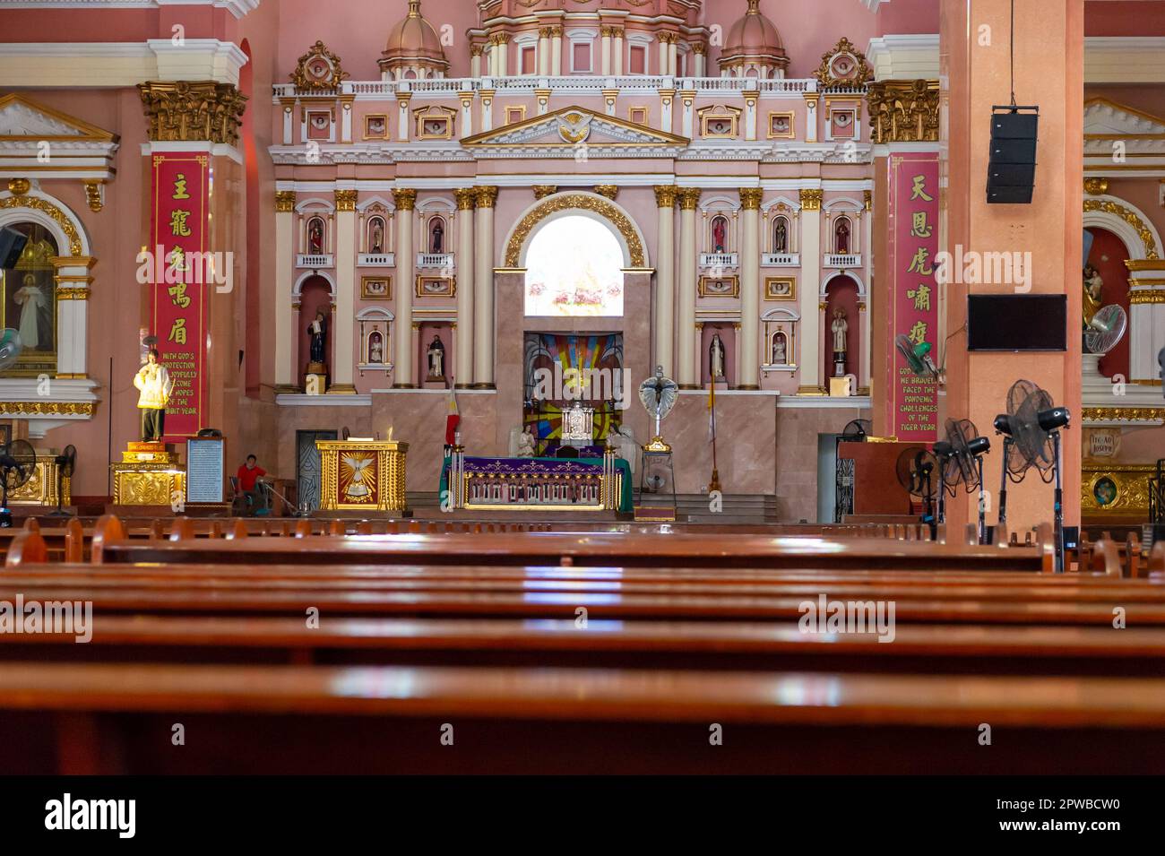 Inside Binondo Church, Manila, The Philippines Stock Photo - Alamy