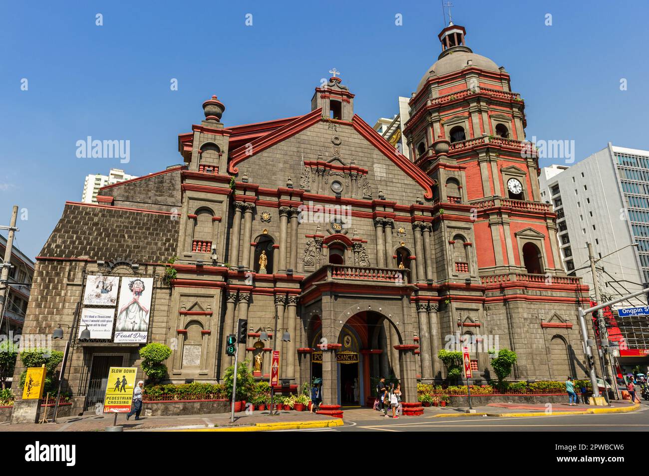 The front of Binondo Church, Manila, The Philippines Stock Photo - Alamy