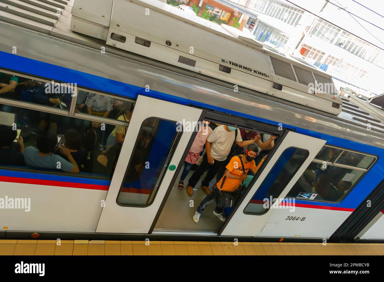 The Manila MRT Line 3 at Taft Avenue Station Stock Photo - Alamy