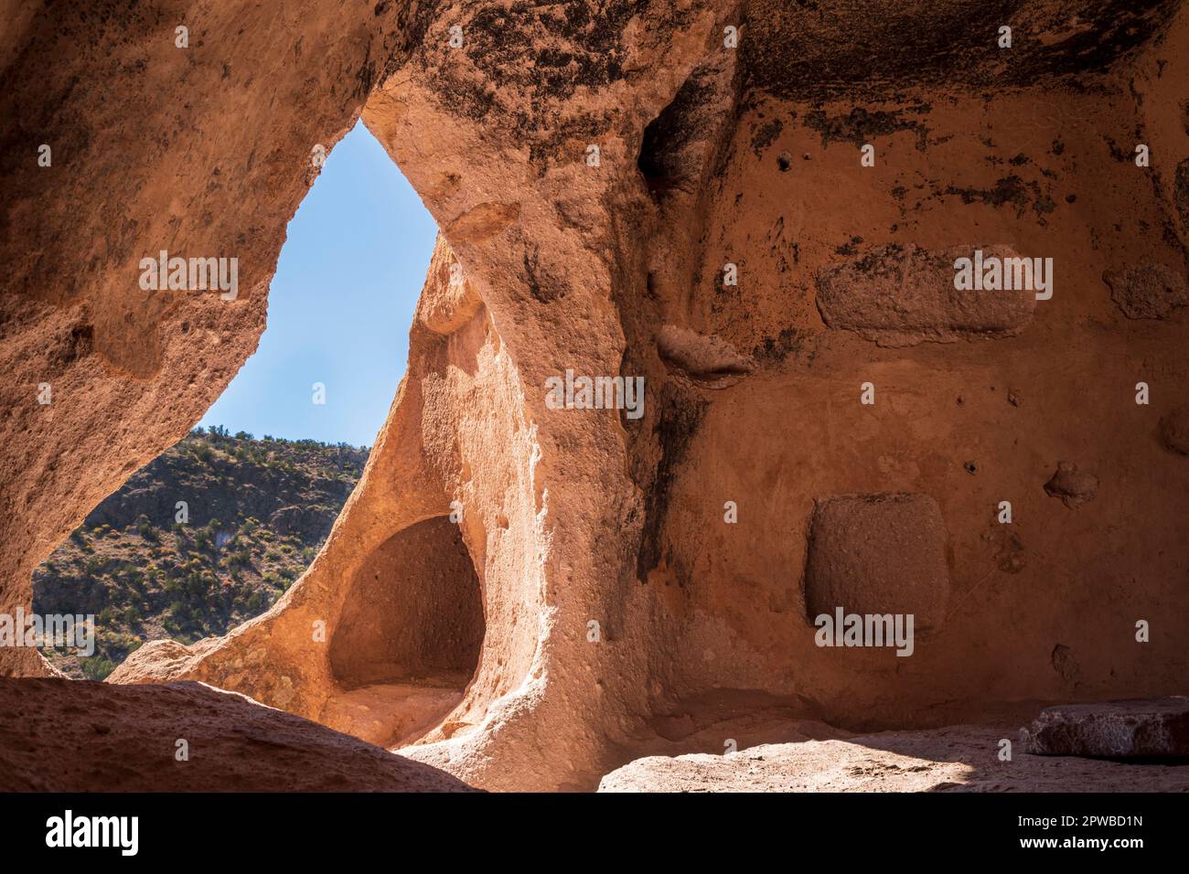Cave monument hi-res stock photography and images - Alamy