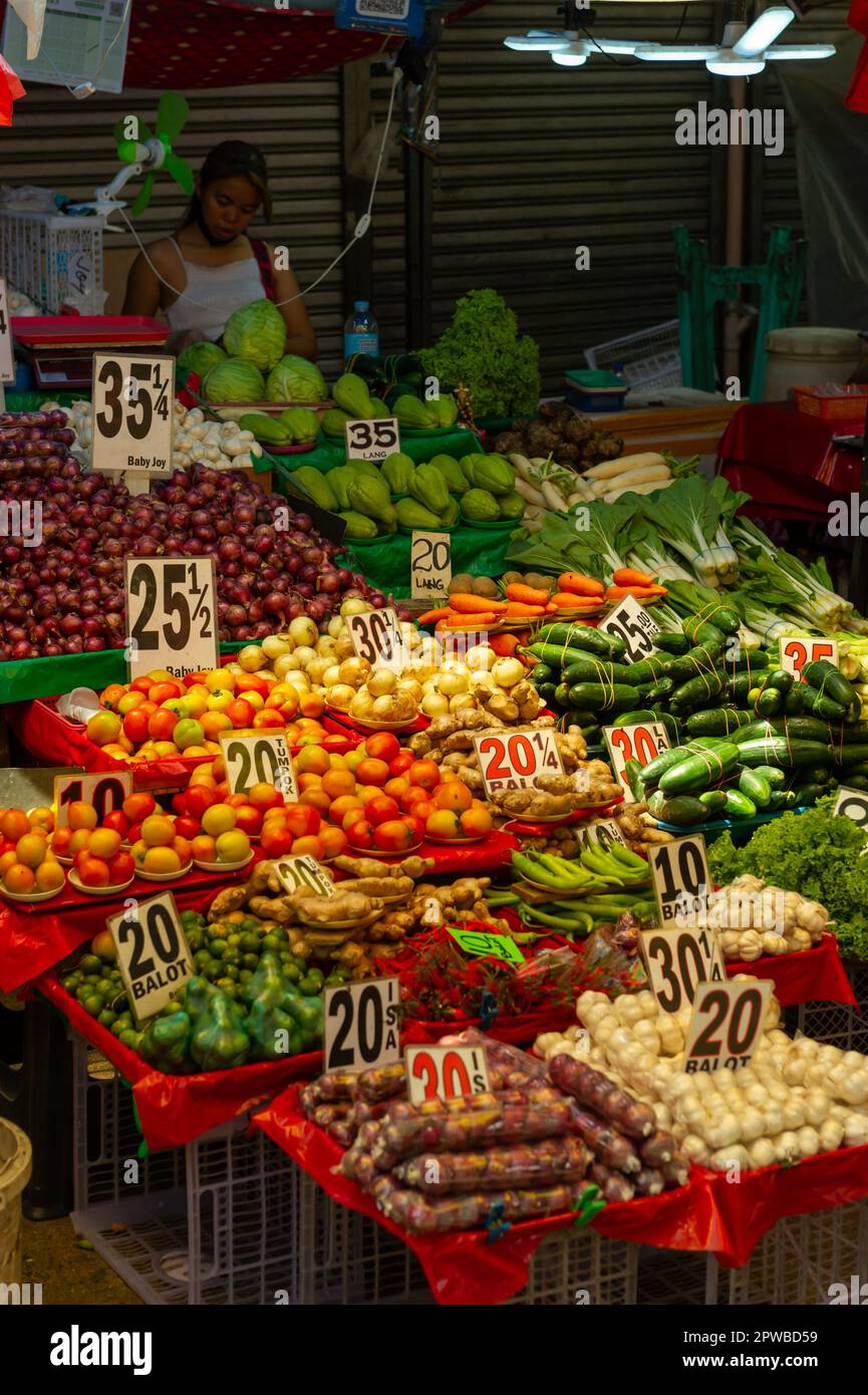 Selling vegetables at Quiapo Market, Manila, The Philippines Stock ...