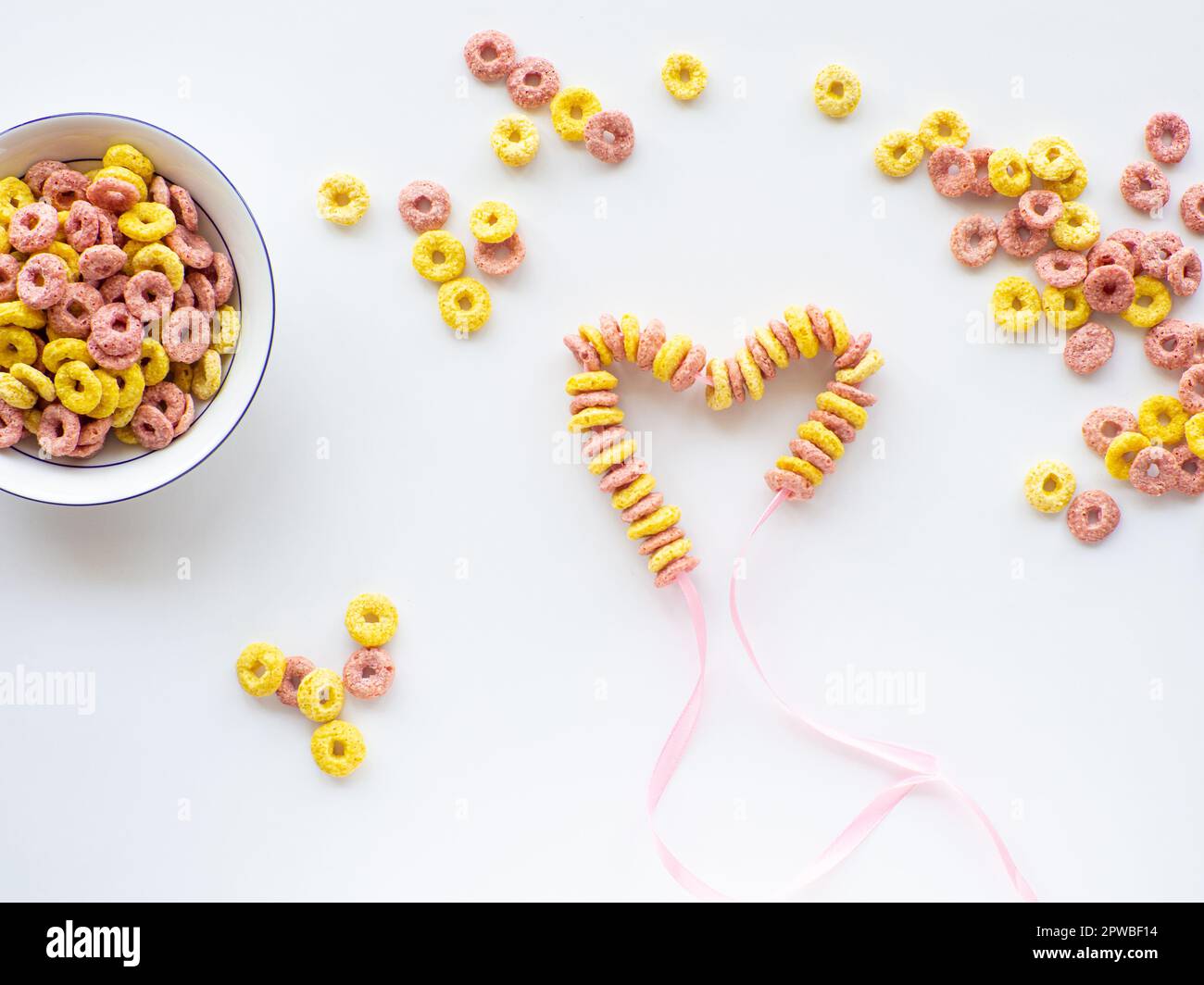 Edible DIY bracelet or necklace for Mothers day. DIY for kids. Bracelet ...