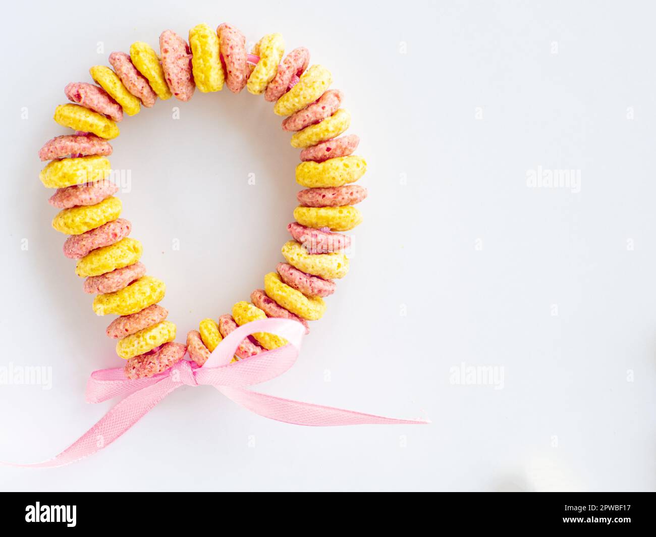 Edible DIY bracelet or necklace for Mothers day. DIY for kids. Bracelet ...