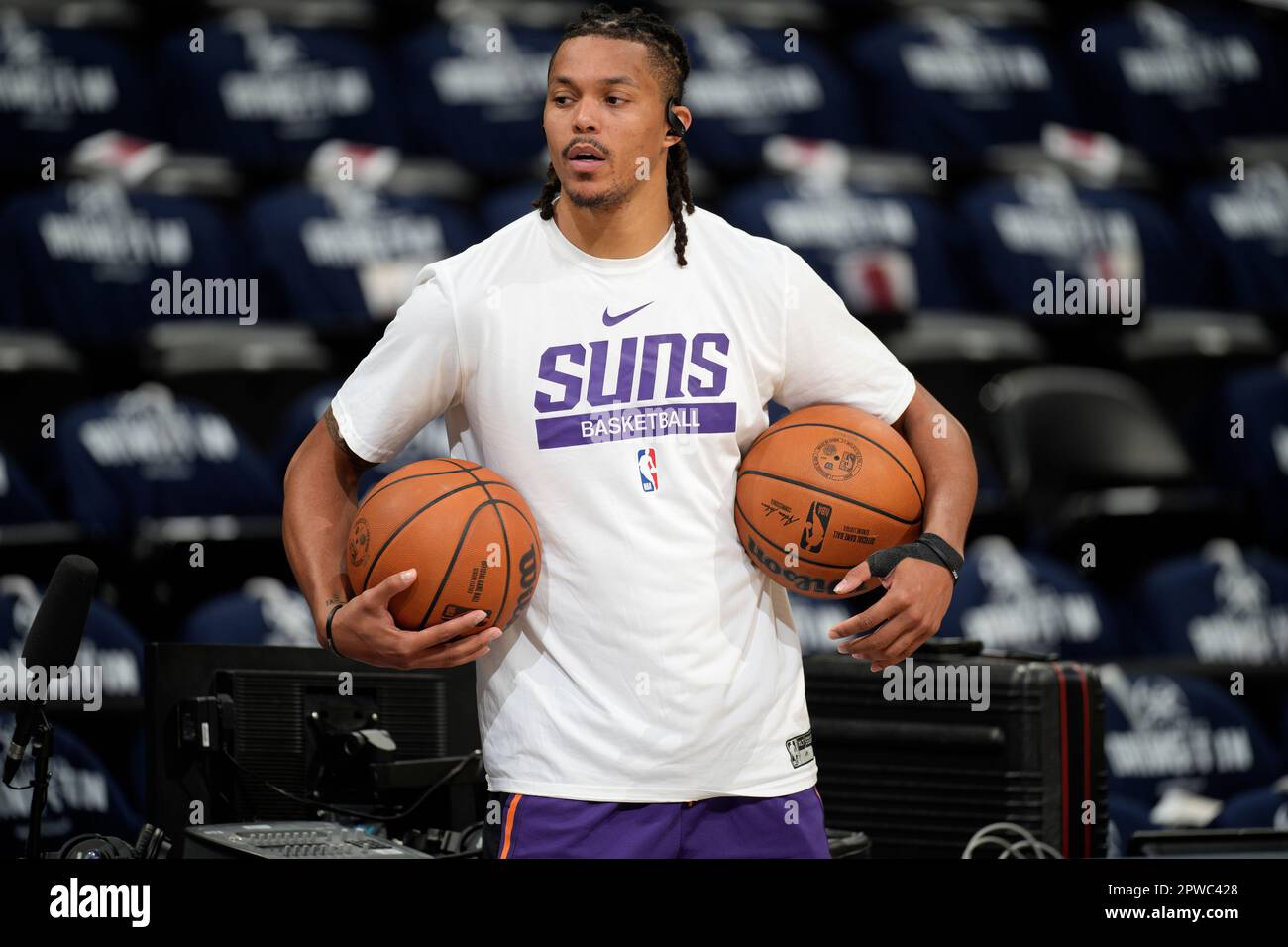Phoenix Suns guard Damion Lee warms up before Game 1 of an NBA second ...