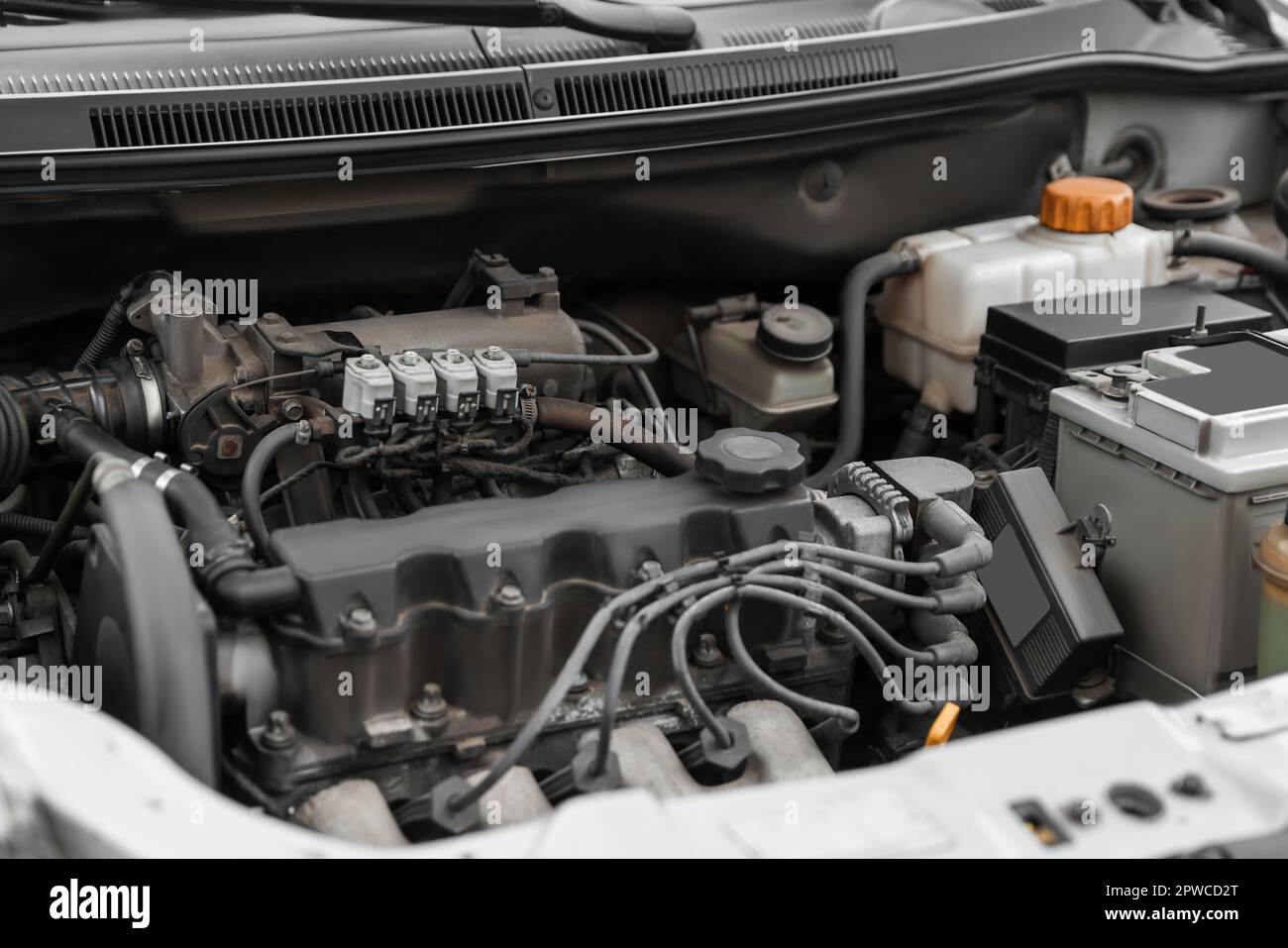 View of engine bay in modern car Stock Photo - Alamy
