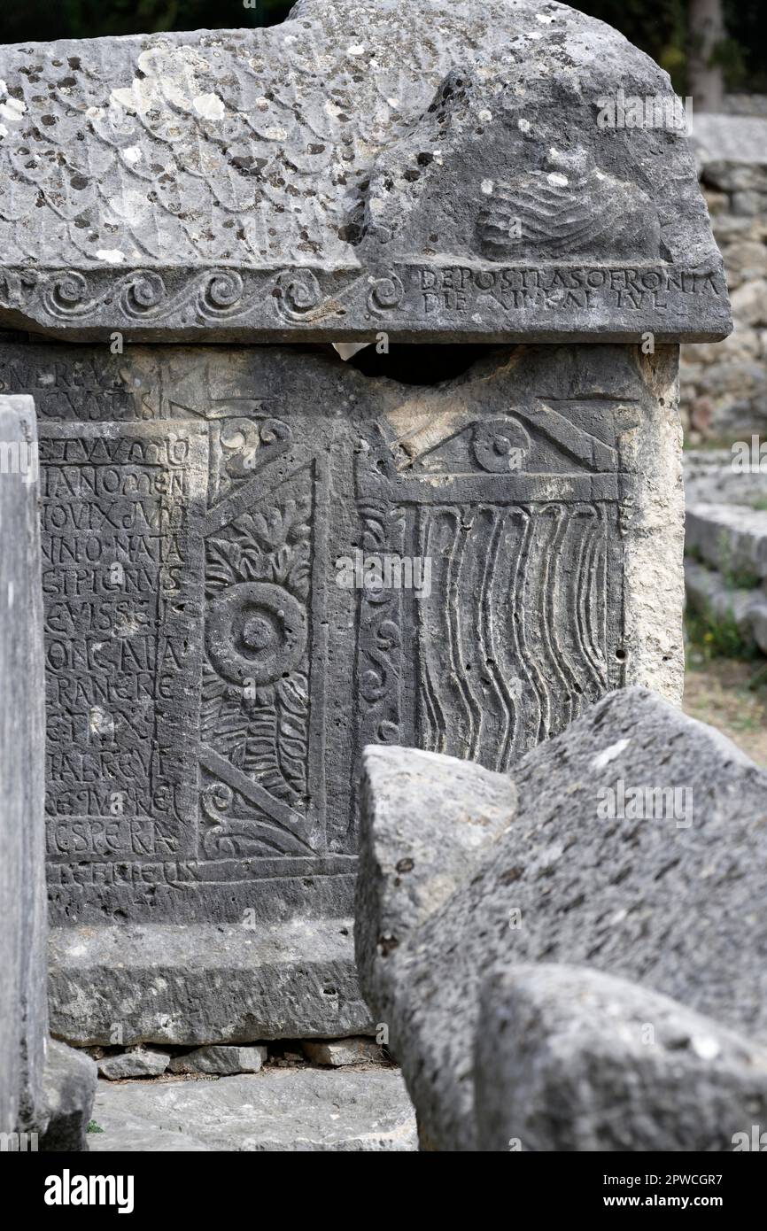 Excavation Salona, manastirine, coffin, detail, Solin, Splitsko ...
