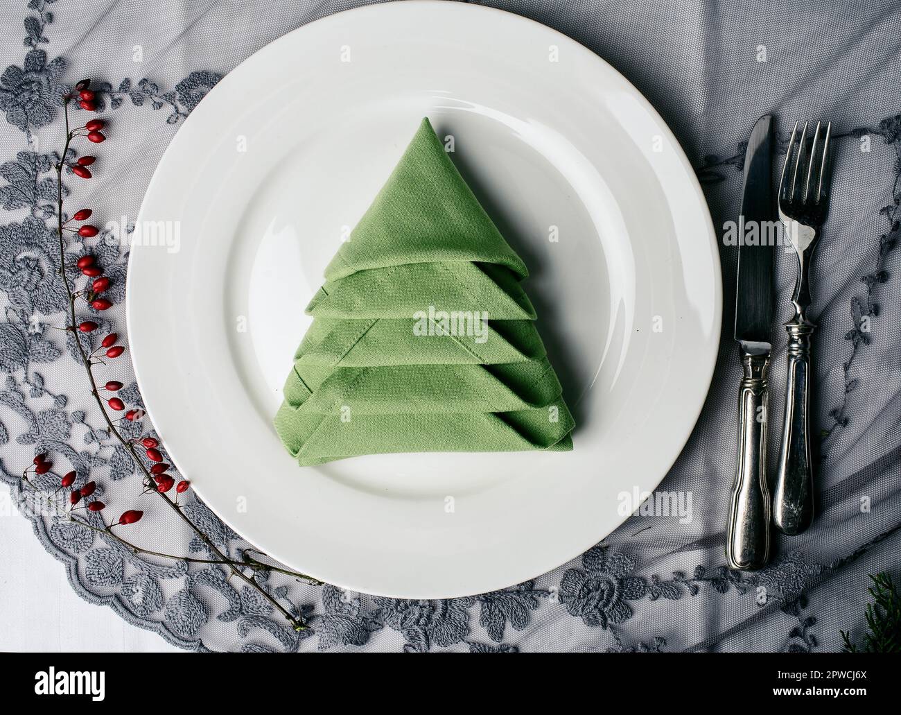 Folded plates hi-res stock photography and images - Alamy