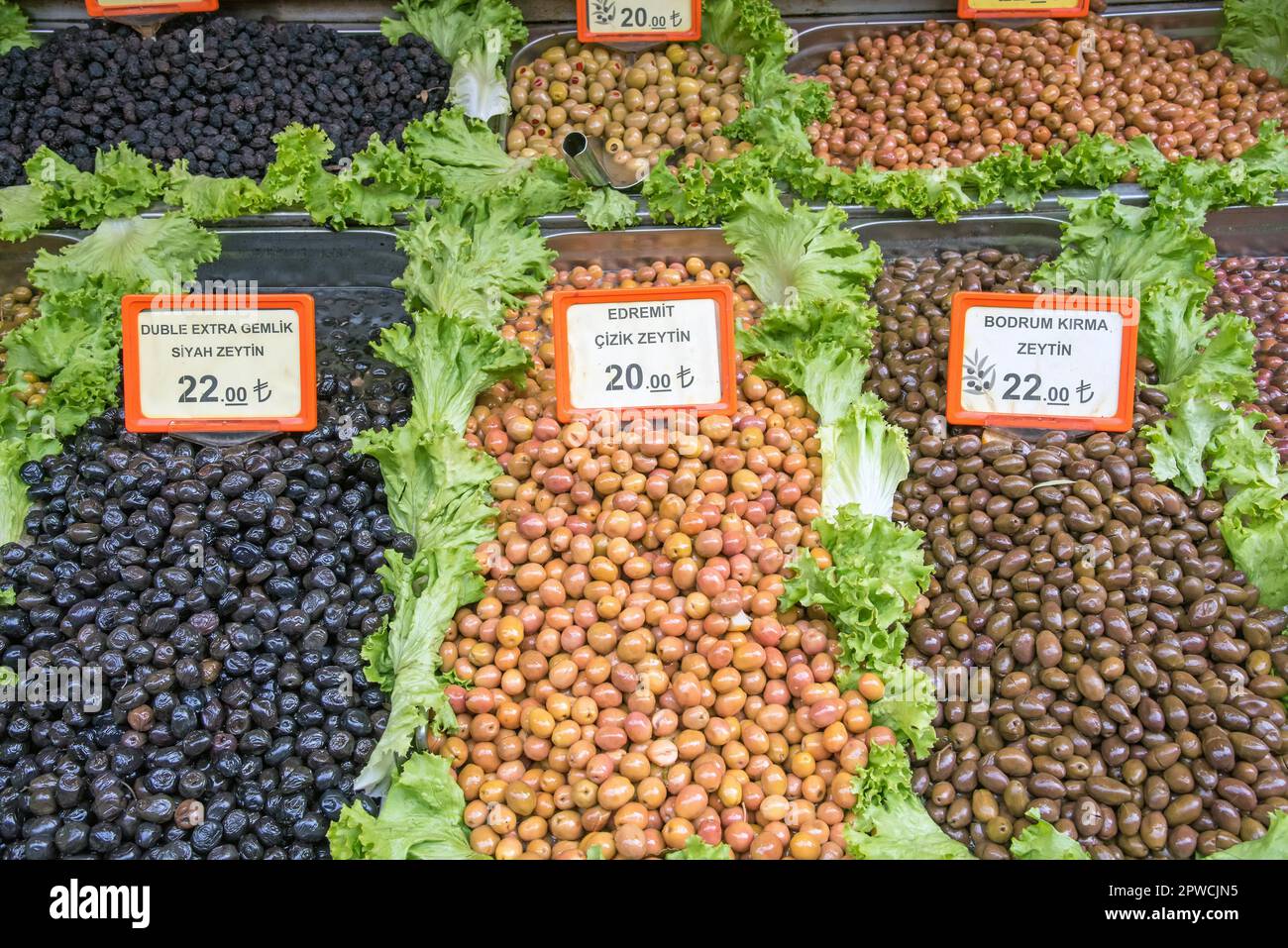 Different types of olives at a market in Istanbul, Turkey Stock Photo ...