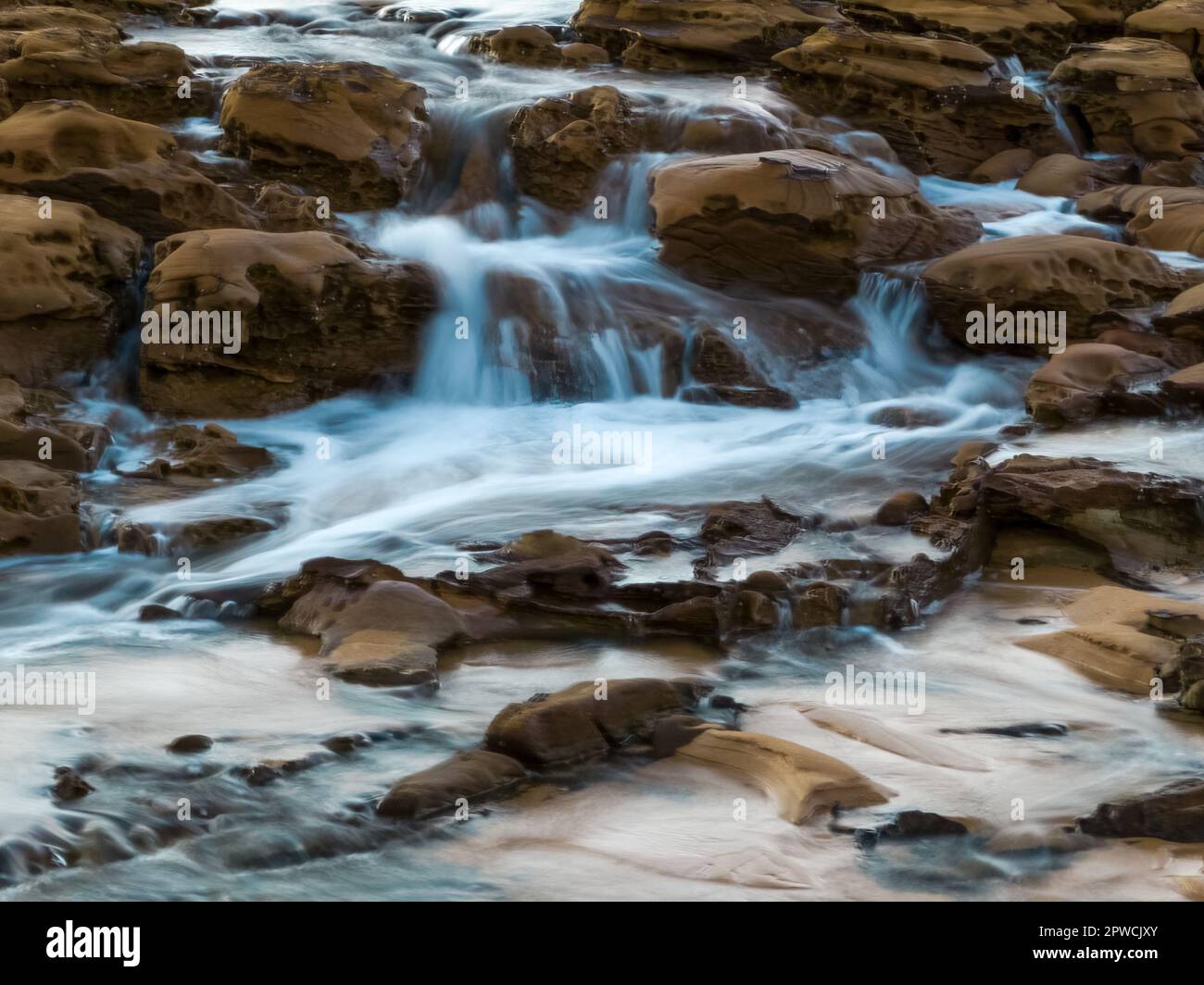 Rock platfform hi-res stock photography and images - Alamy