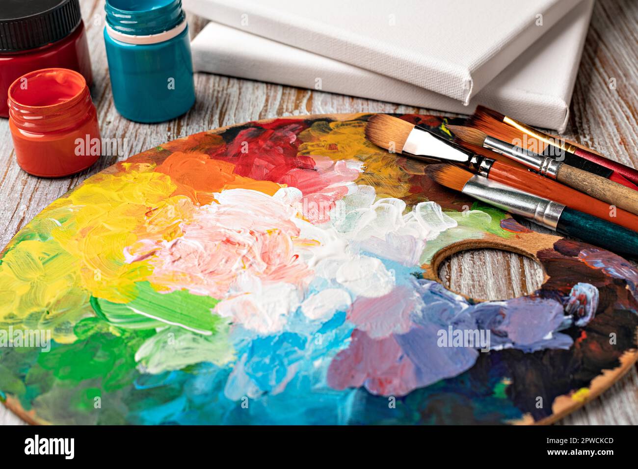 Mixed oil paints hi-res stock photography and images - Alamy