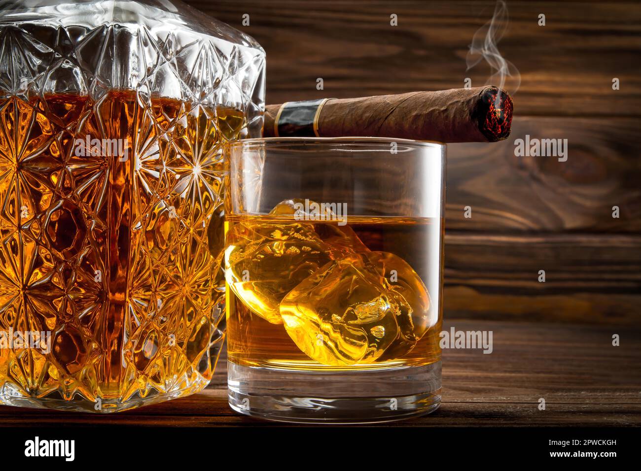 Cigar with ash closeup hi-res stock photography and images - Alamy