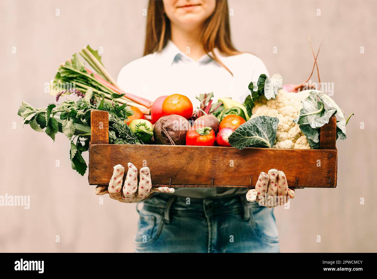 Cauliflower crate hi-res stock photography and images - Alamy