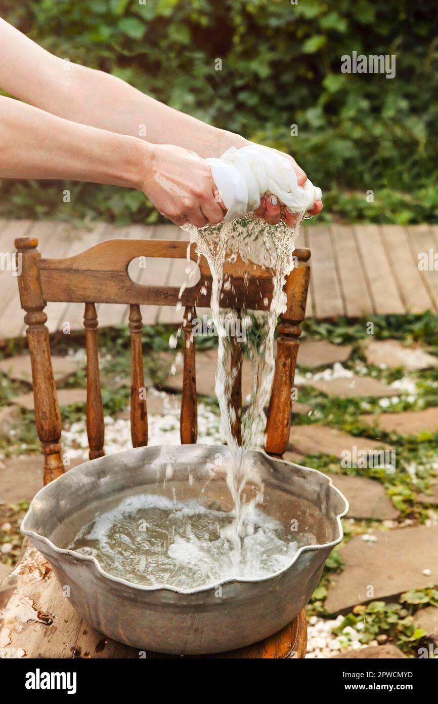 Outdoor wash basin hi-res stock photography and images - Alamy