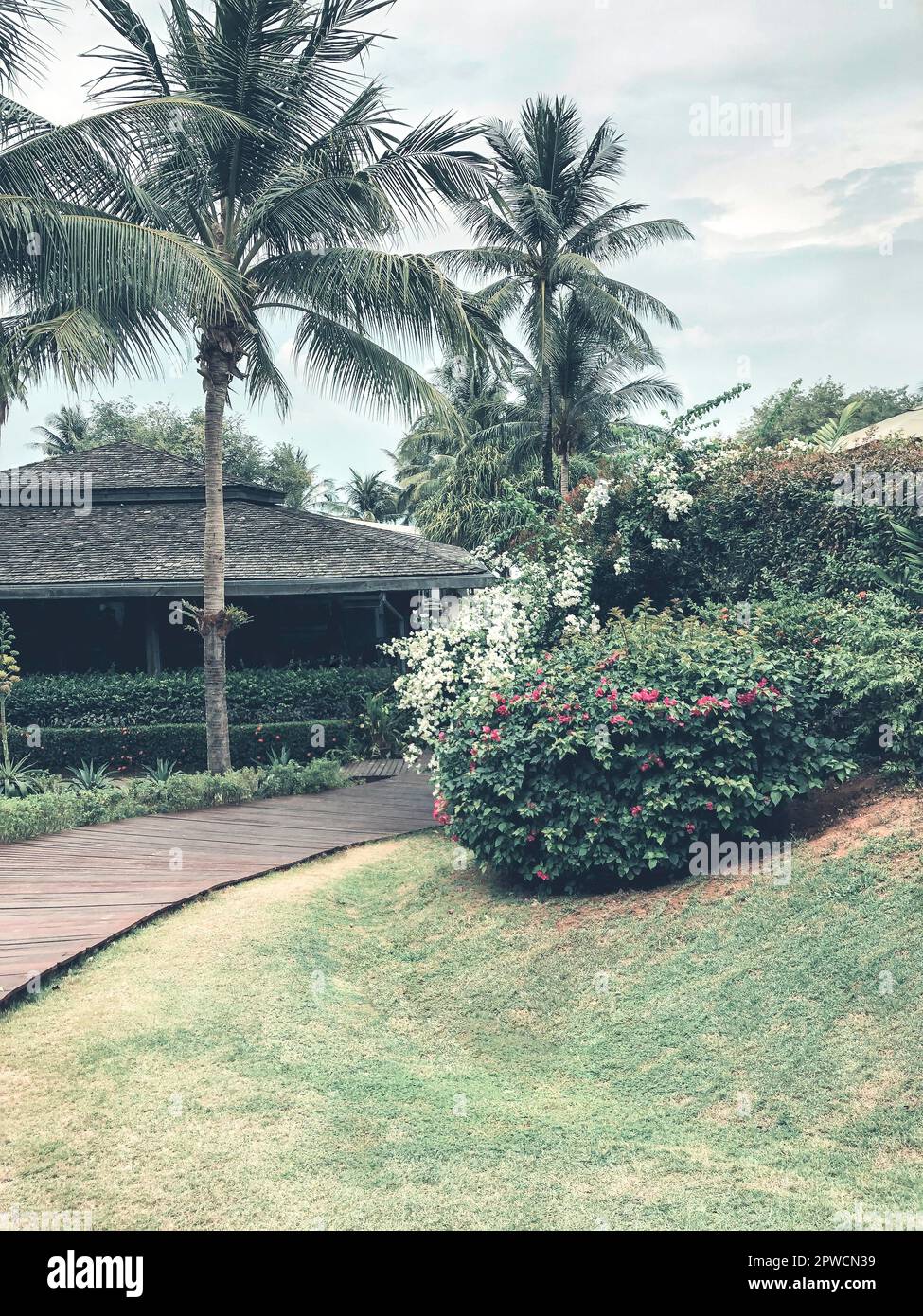 Modern philippine architecture hi-res stock photography and images - Alamy