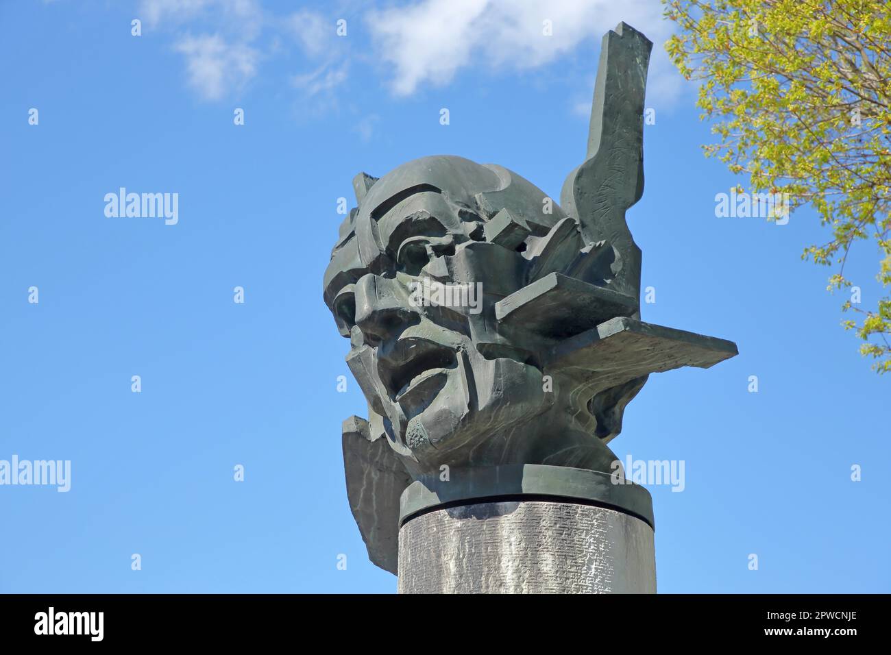 Sculpture Icarus by Gunther Stilling 1994, bronze, head, detail, face ...