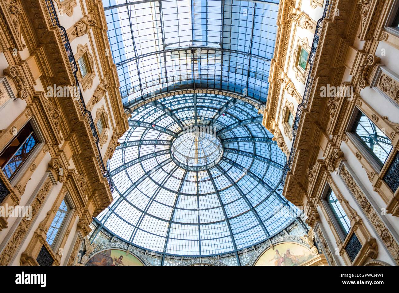 Glass dome roof and frescoes in the Galleria Vittorio Emanuele II ...