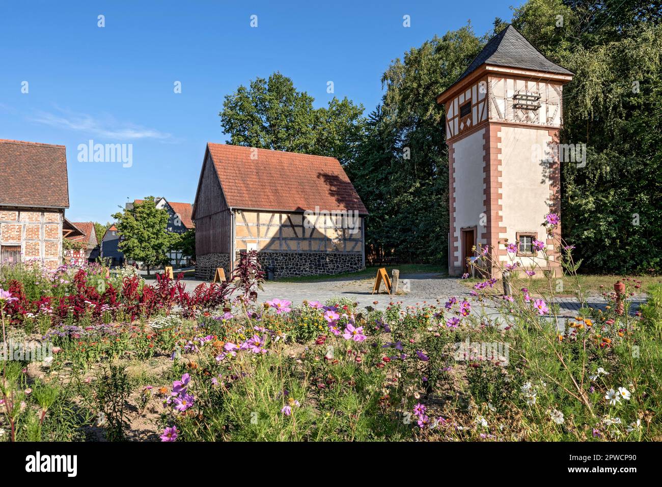 Barn from Mengerskirchen, transformer house, transformer tower, flowers ...