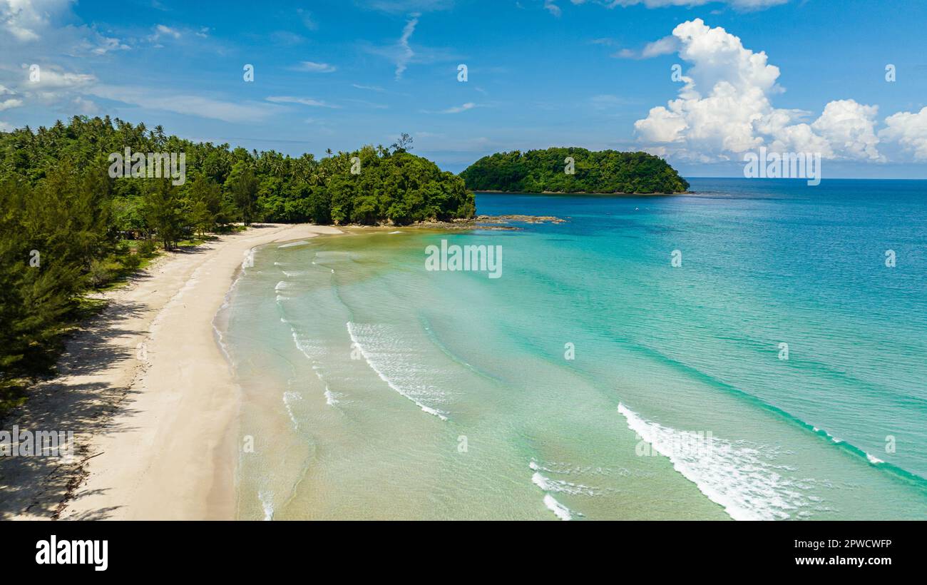 Tropical sandy beach and blue ocean. Borneo, Malaysia. Bavang Jamal ...