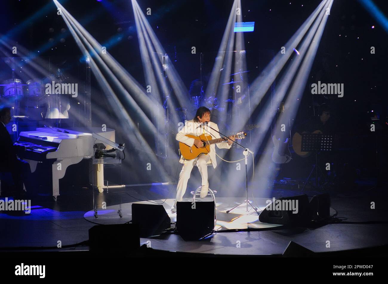 Roberto carlos braga moreira hi-res stock photography and images - Alamy