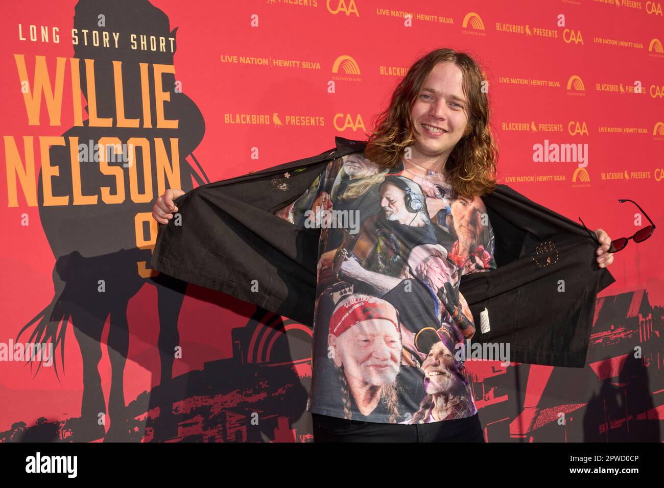 Billy Strings arrives at Willie Nelson 90, celebrating the singer's ...