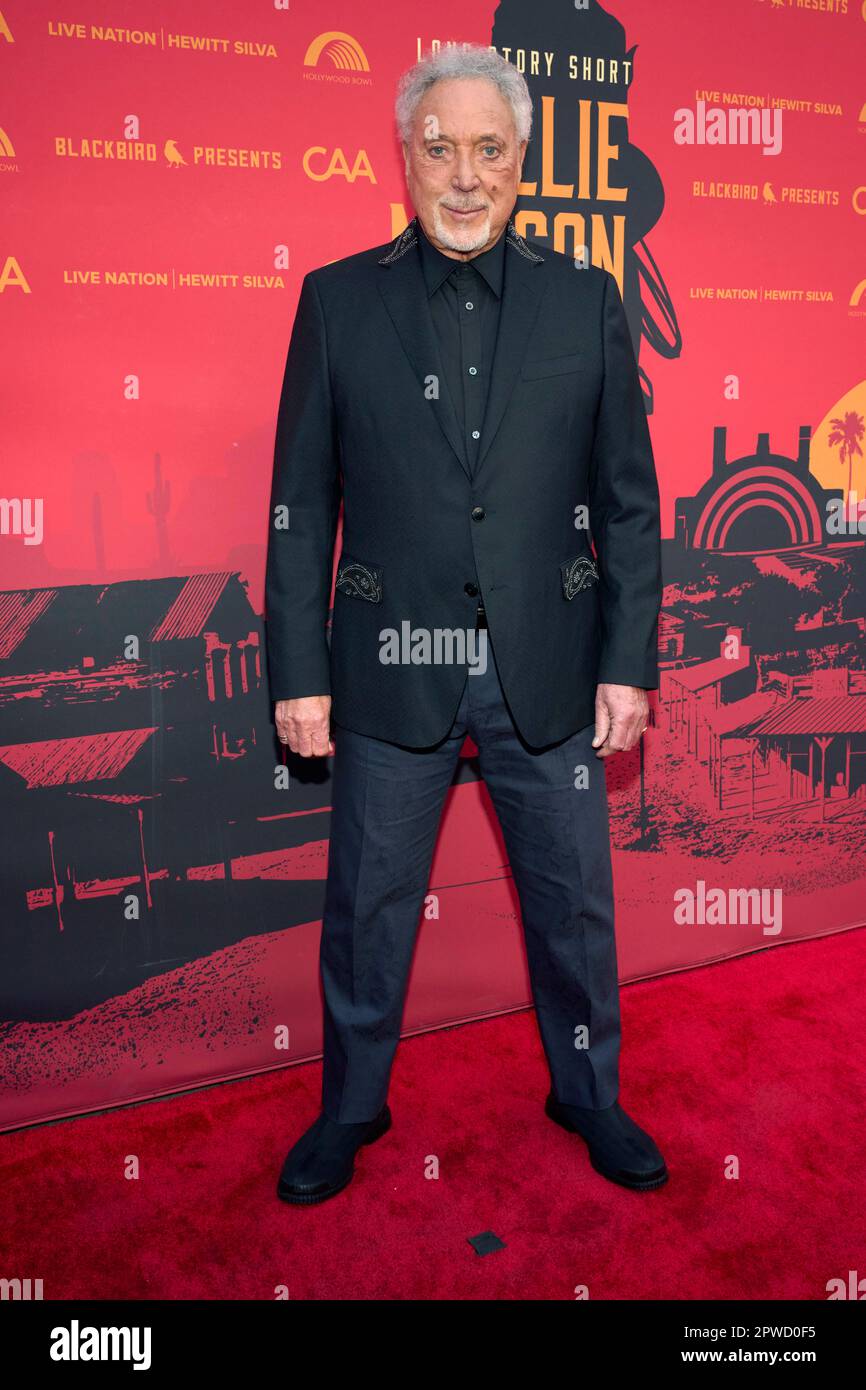Tom Jones arrives at Willie Nelson 90, celebrating the singer's 90th ...