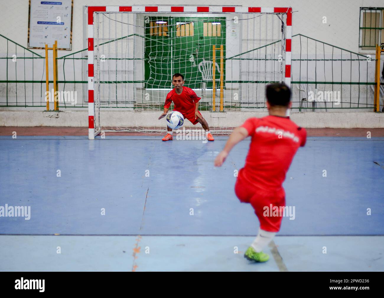 Gaza, Palestine. 29th Apr, 2023. Short-statured Palestinians seen in ...