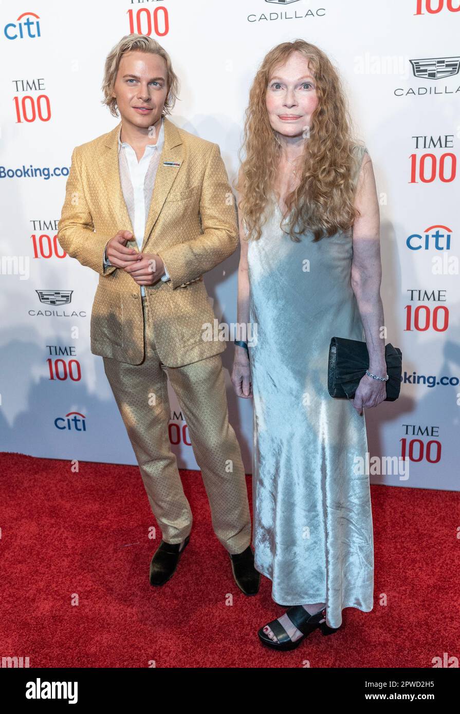 New York, United States. 26th Apr, 2023. Ronan Farrow and Mia Farrow ...