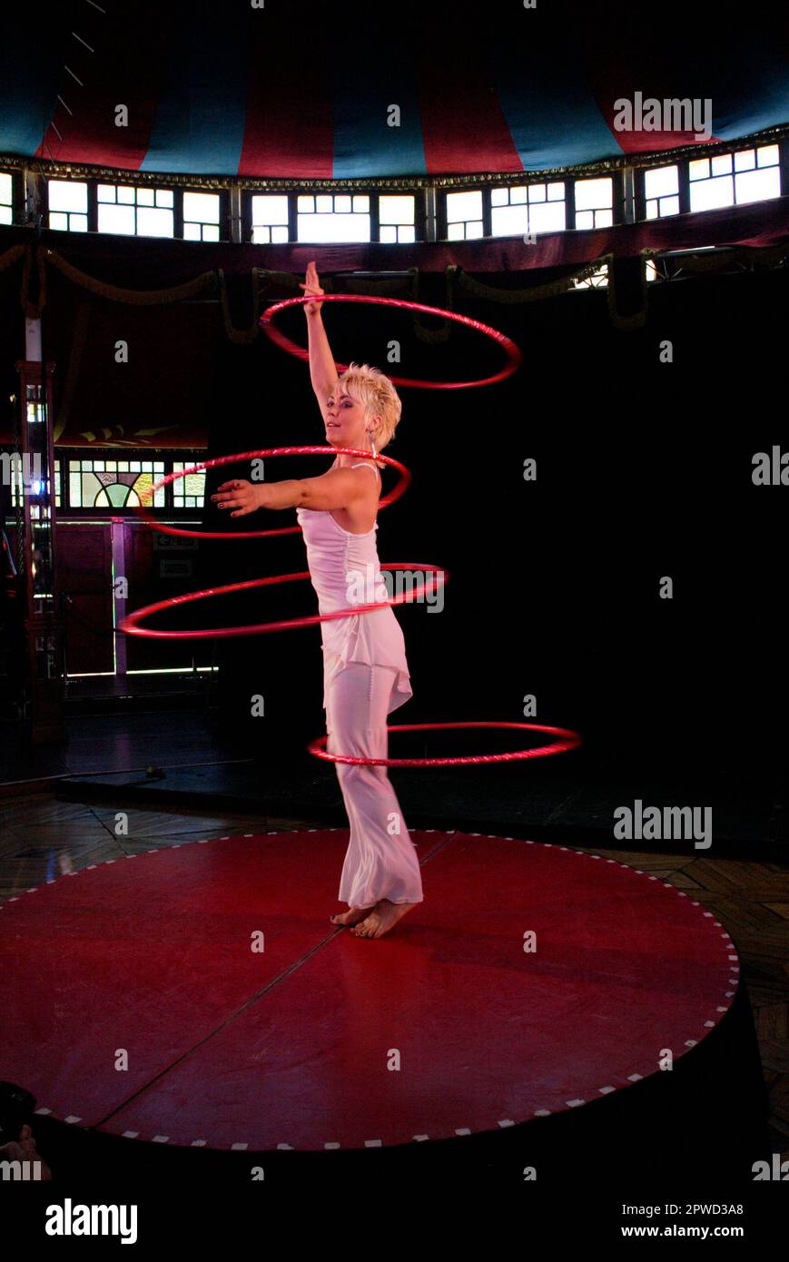 Ukrainian exotic hula-hoop dancer Yulia Pikhtina of the La Clique ...