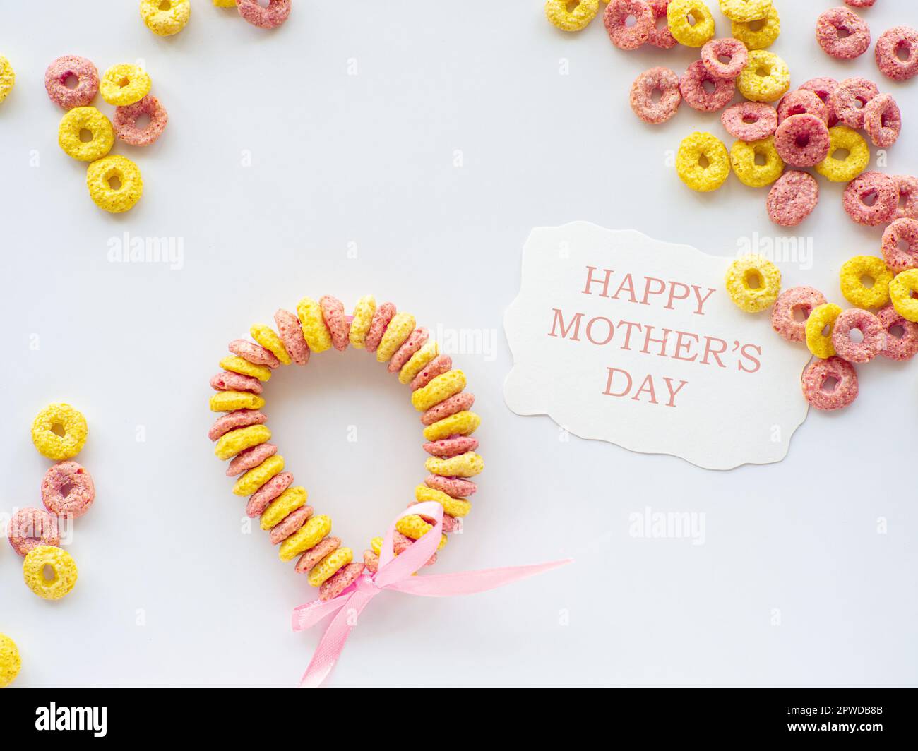 Edible DIY bracelet or necklace for Mothers day. DIY for kids. Bracelet ...