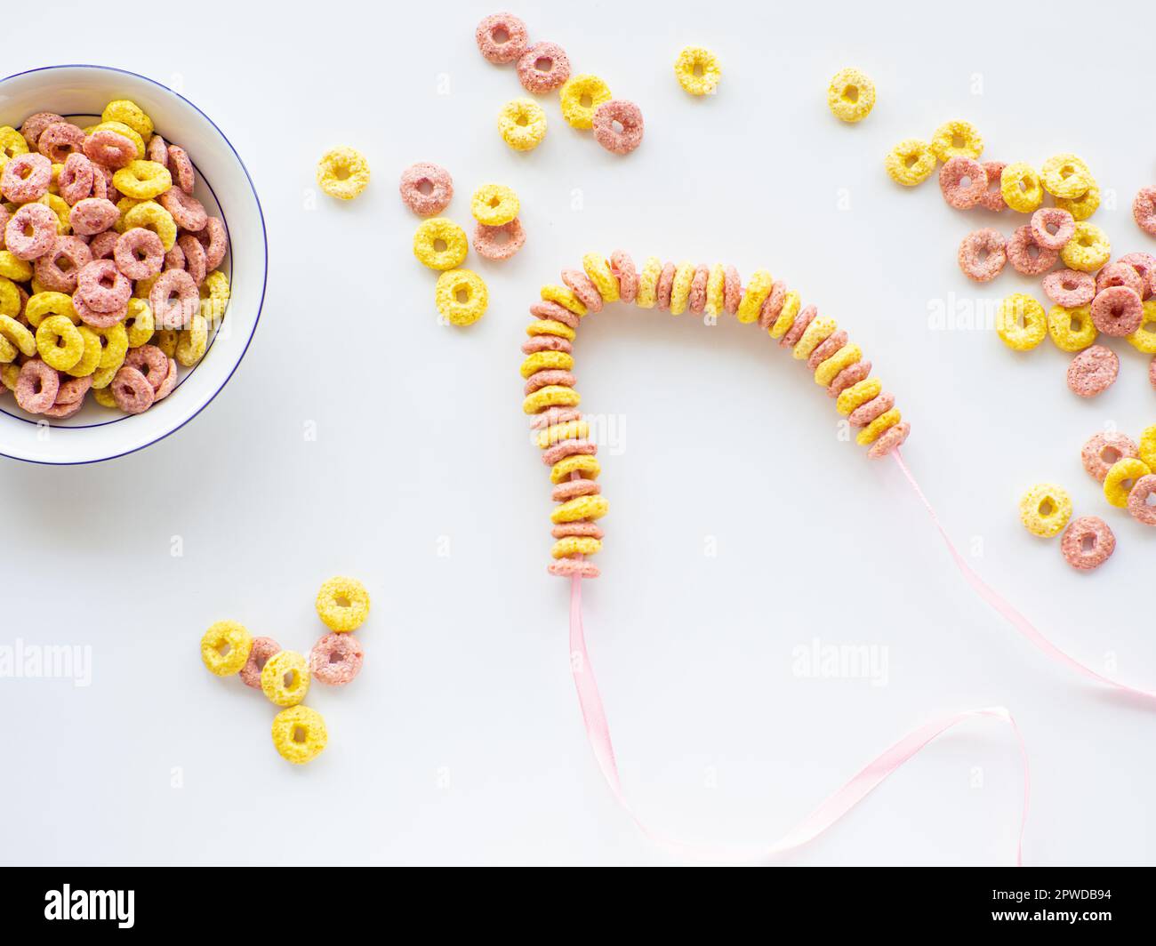 Edible DIY bracelet or necklace for Mothers day. DIY for kids. Bracelet ...