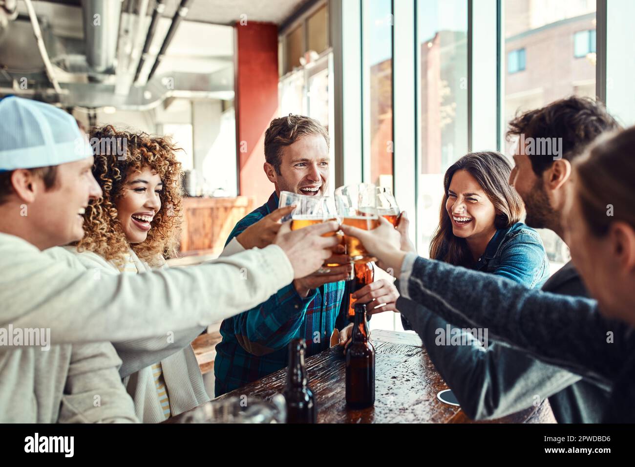 Guy making toast at bar hi-res stock photography and images - Alamy