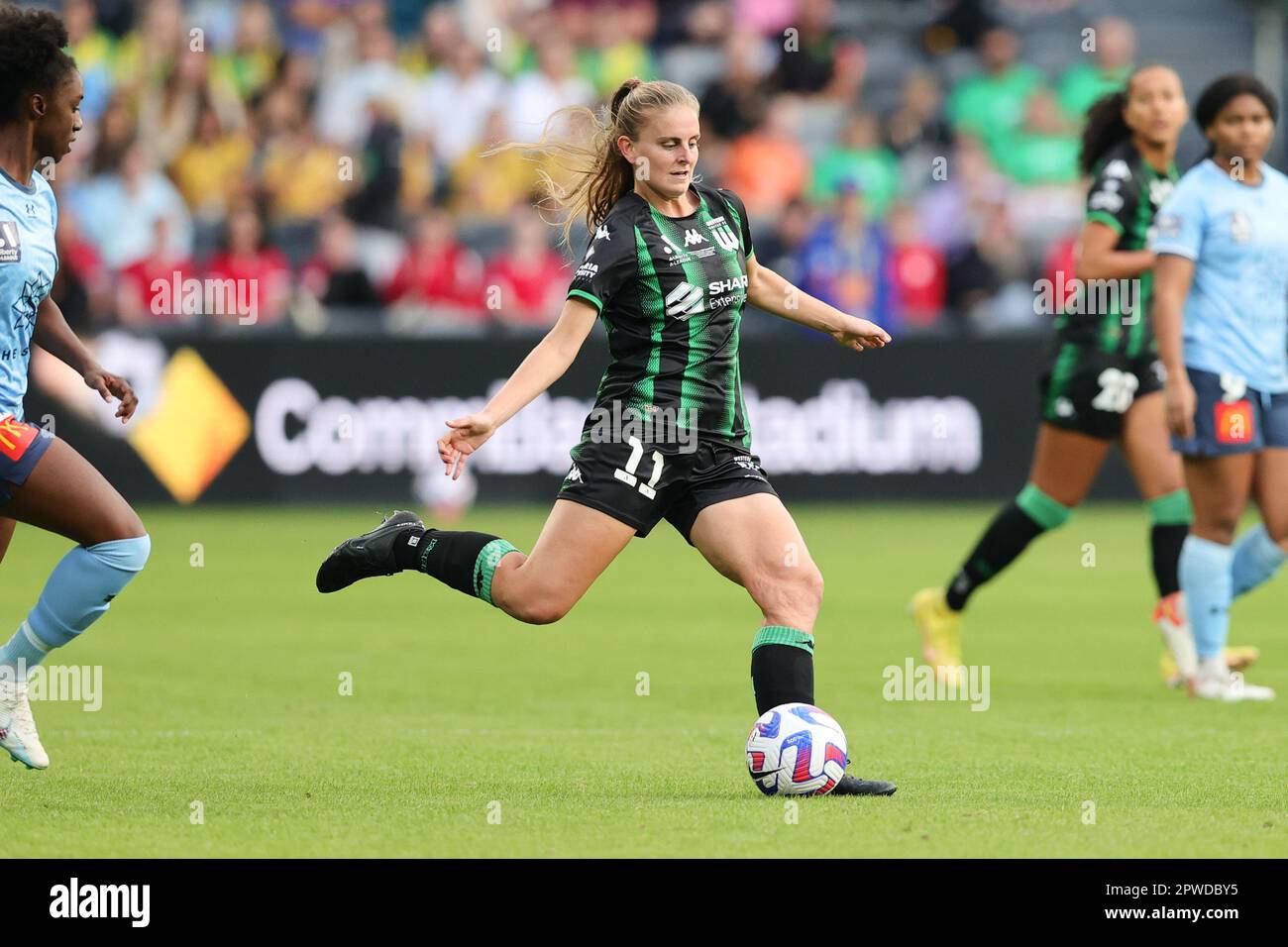 Sydney, Australia. 30th Apr, 2023. Emma Robers of Western United passes ...