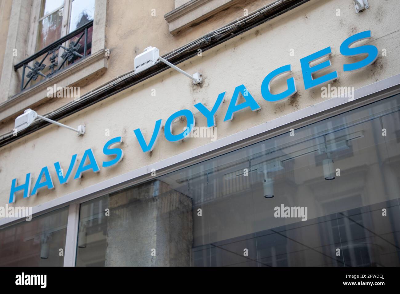 lyon , Aura France - 04 24 2023 : Havas voyages text brand and blue ...