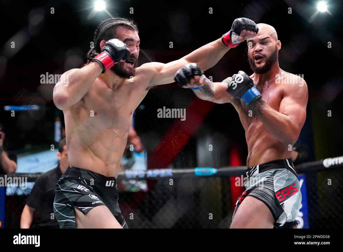 Josh quinlan hi-res stock photography and images - Alamy